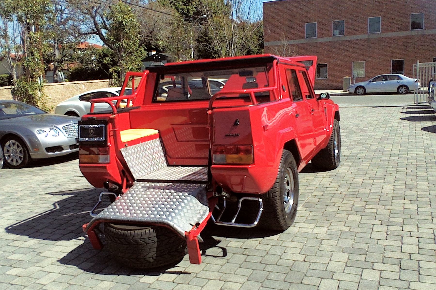 Lamborghini LM-002 5.2 (450 Hp)
